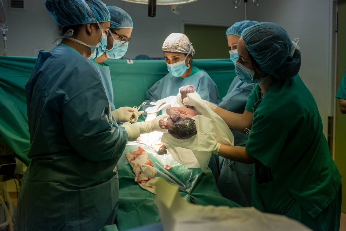 Las matronas se enfrentan a la pandemia con un déficit de especialistas